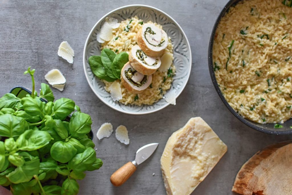 Krémové risotto s krůtí roládou, špenátem a sýrem Gran Moravia – Bohyně ...